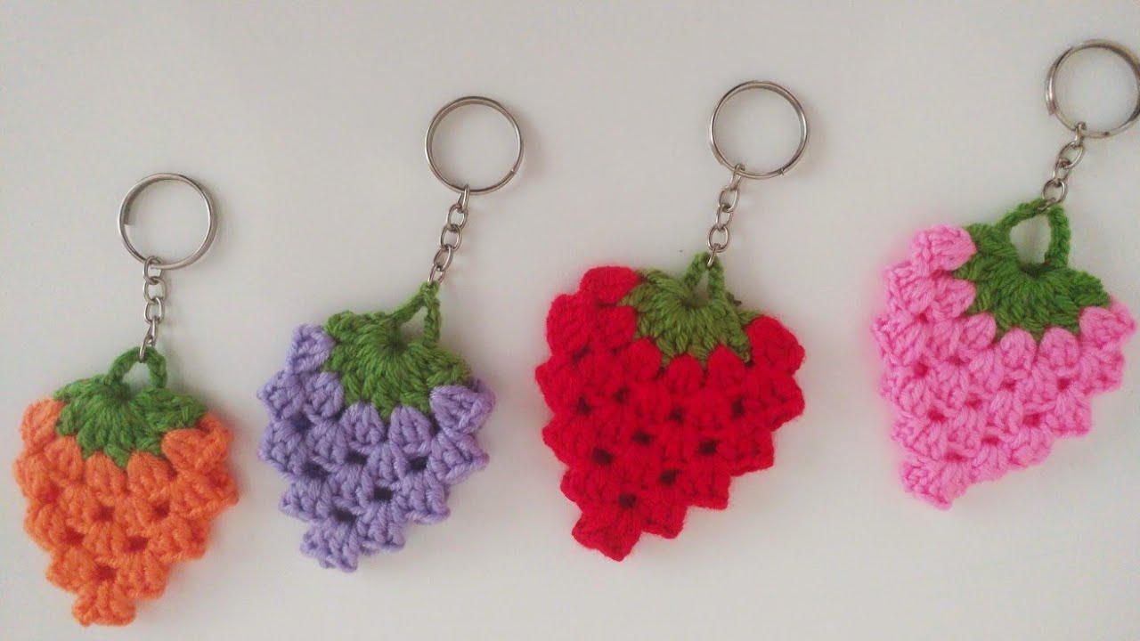 Simple crochet keychains - Pretty Crochet